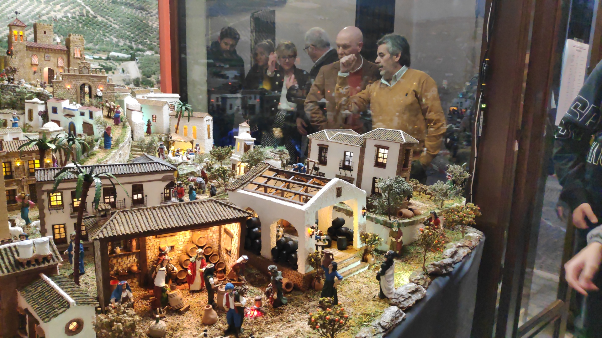 Inaugurado el espectacular Belén de Manuel Quintero en el que todo se ...